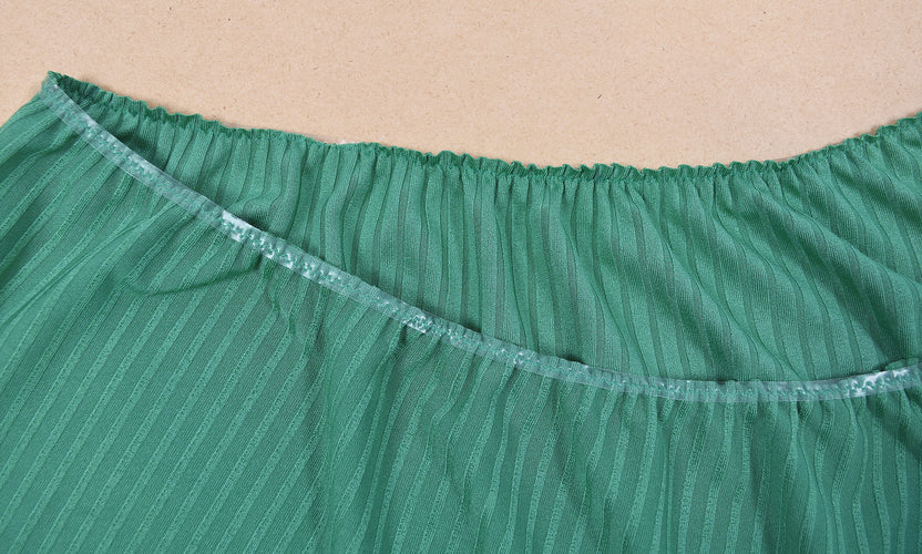 Gathering with elastic – Threads by Caroline